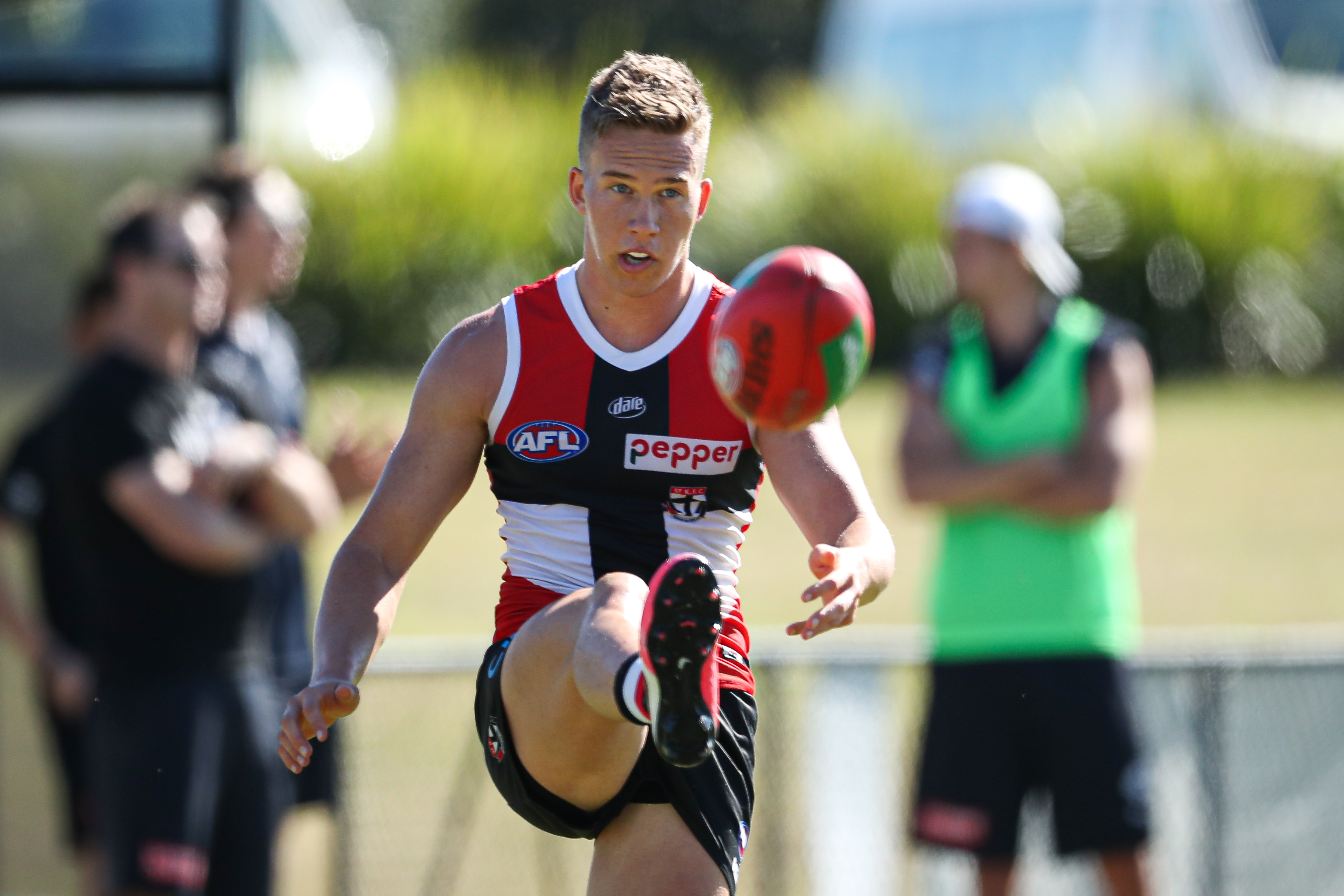 Bytel to debut in Monday night special