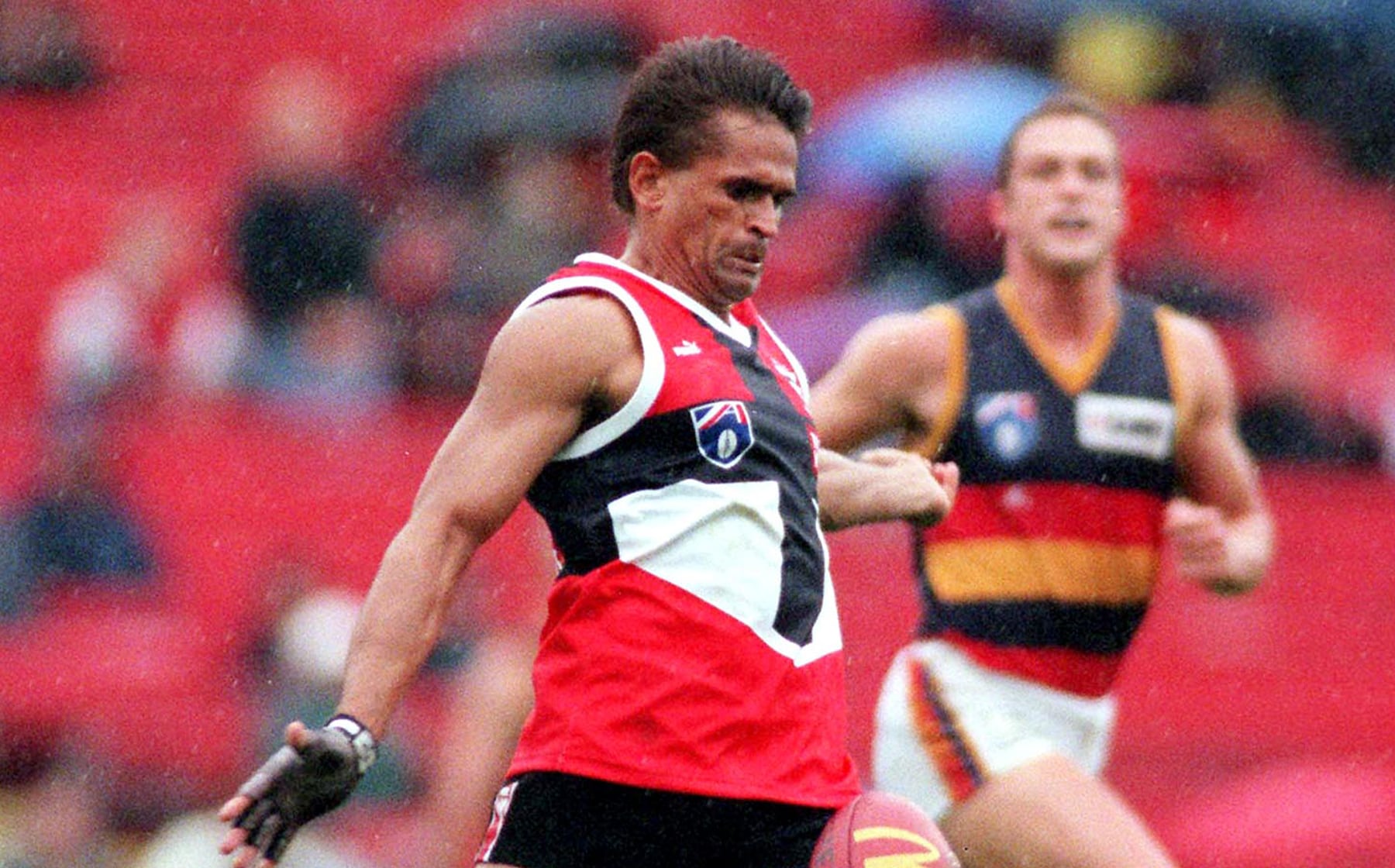 Rewind to 1998: Winmar, Loewe dominate as Saints roll Crows at Waverley