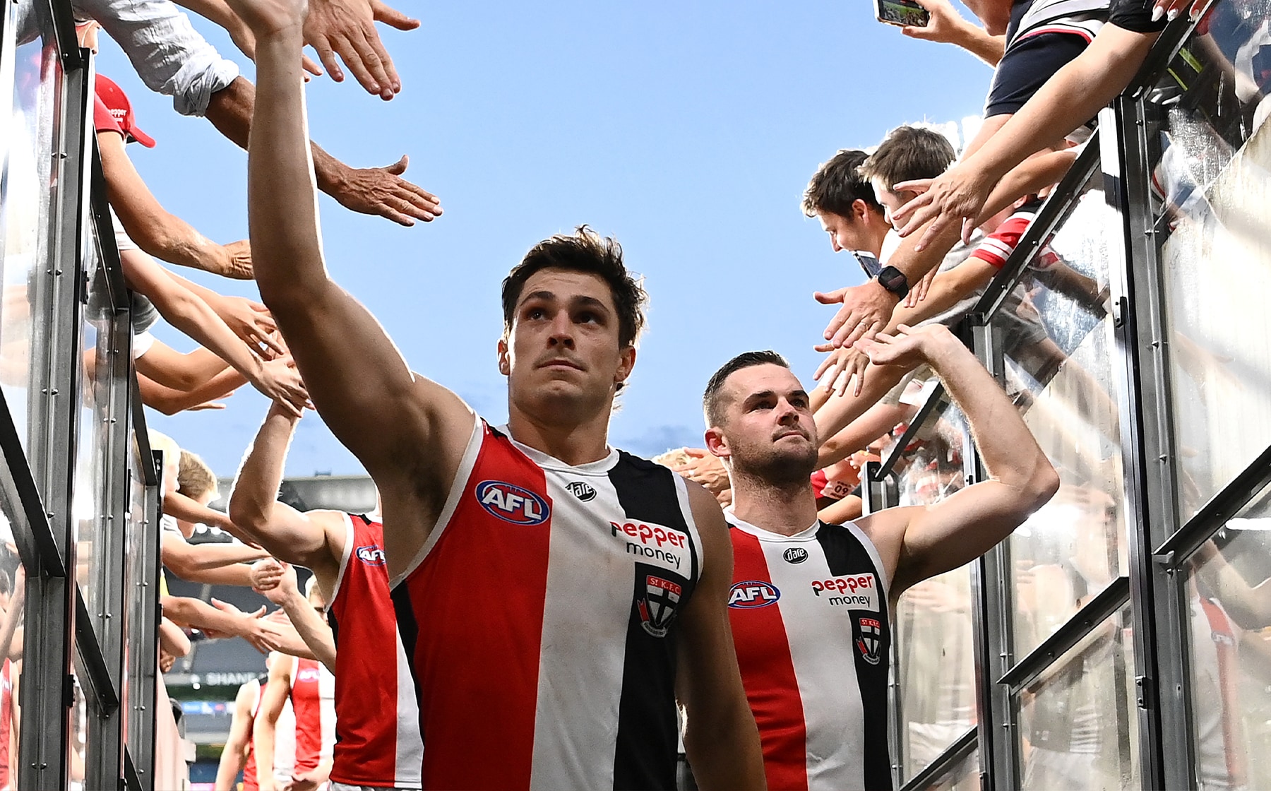 Steele still the Saints' hero, but he's far from flying solo