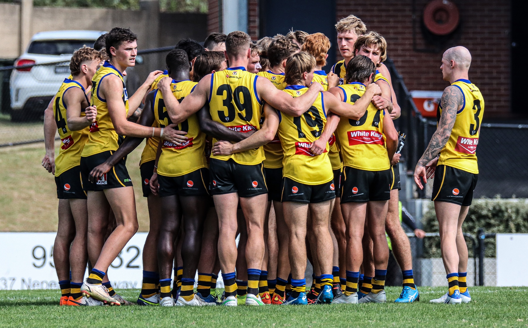 Batch;s Review: Jones returns as young ruckman makes his mark