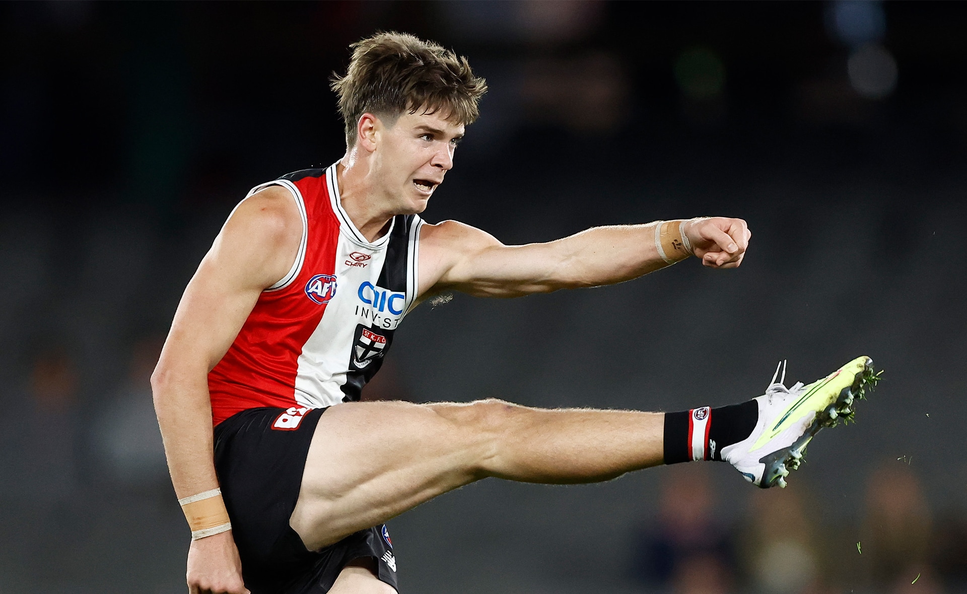 Saints rally behind recovering Dow