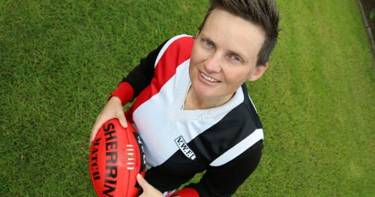 Keeping it in the family as Bowey reaches 300