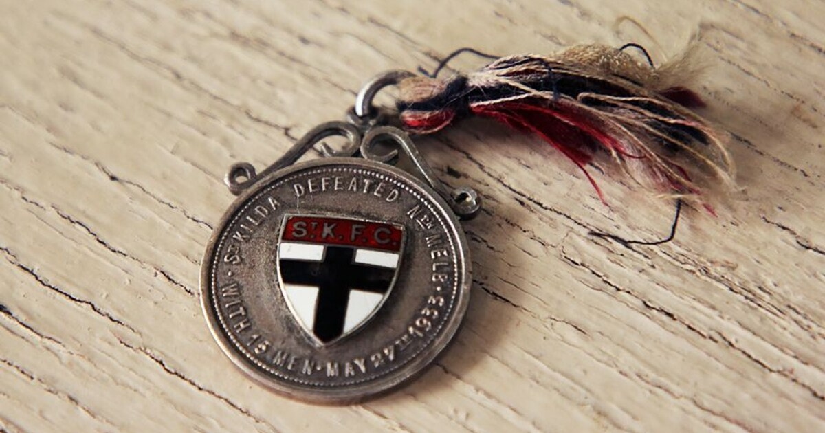 The day the crest was immortalised