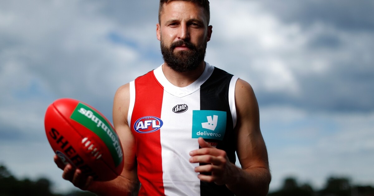 Geary signs for 14th season