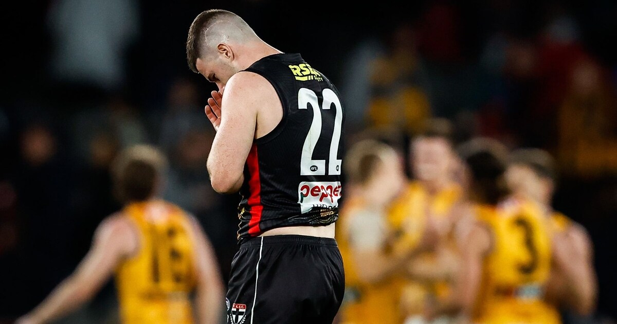 Saints fall to fast-finishing Hawks